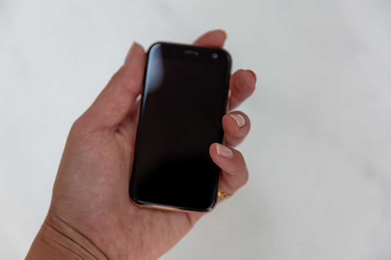 connected but not consumed | Palm mini smartphone review | day in my dreams